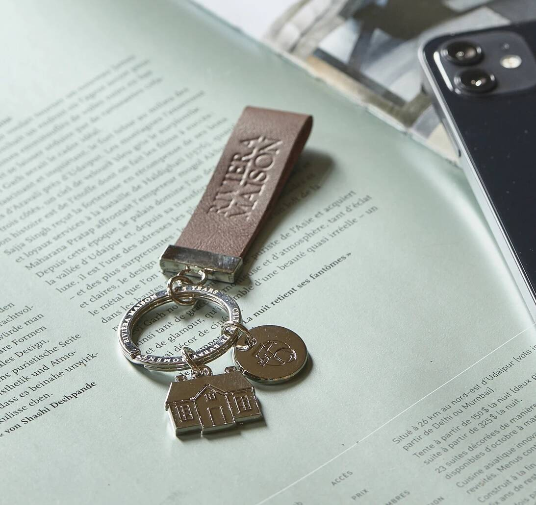 Riviera Maison Brelok do kluczy RM 75 Years Key Chain - Home & Gifts
